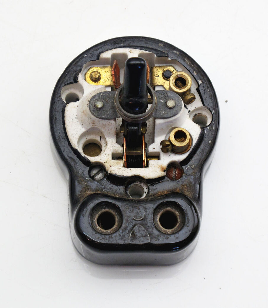 LK stikkontakt (sort) - Genbyg